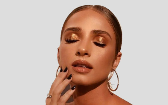 13 Ways of Becoming A Celeb With Your Bronze Skin Tone