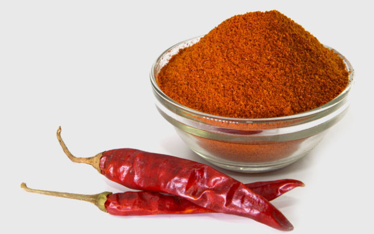 6 Cayenne Pepper Alternatives (With Suggested Quantity)