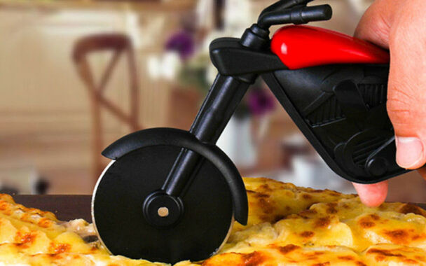 11 Unique And Best Pizza Cutters And Slicers Of 2023