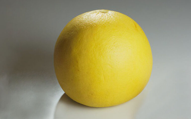 What Is Pomelo? How to Cut & Eat Pomelo for Benefits