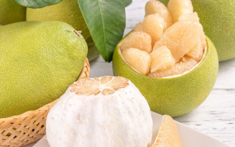 What Is Pomelo? How to Cut & Eat Pomelo for Benefits