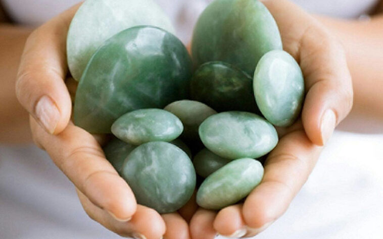Discover Ways to Live a Balanced Life with Green Crystals