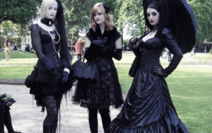 14 Out Of 36 Types Of Goth Discussed With Their Common Traits And ...