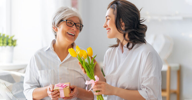 34 Gifts For Women In Their 70s To Admire Senior Citizens