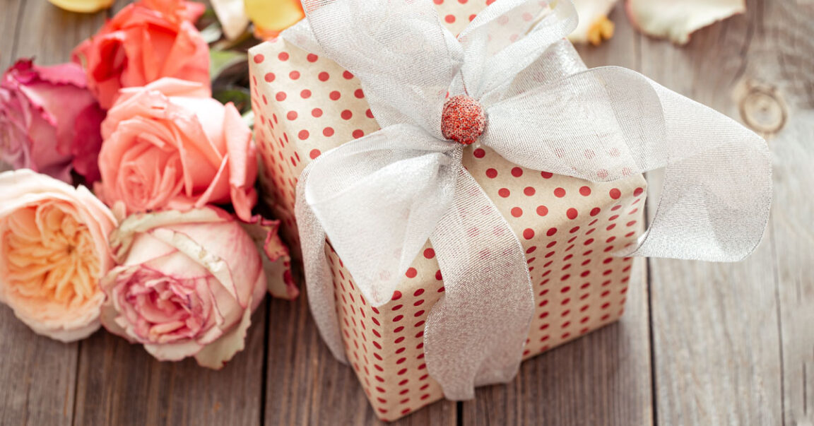 29+ Gifts That Start With F To Fascinate Your Folks