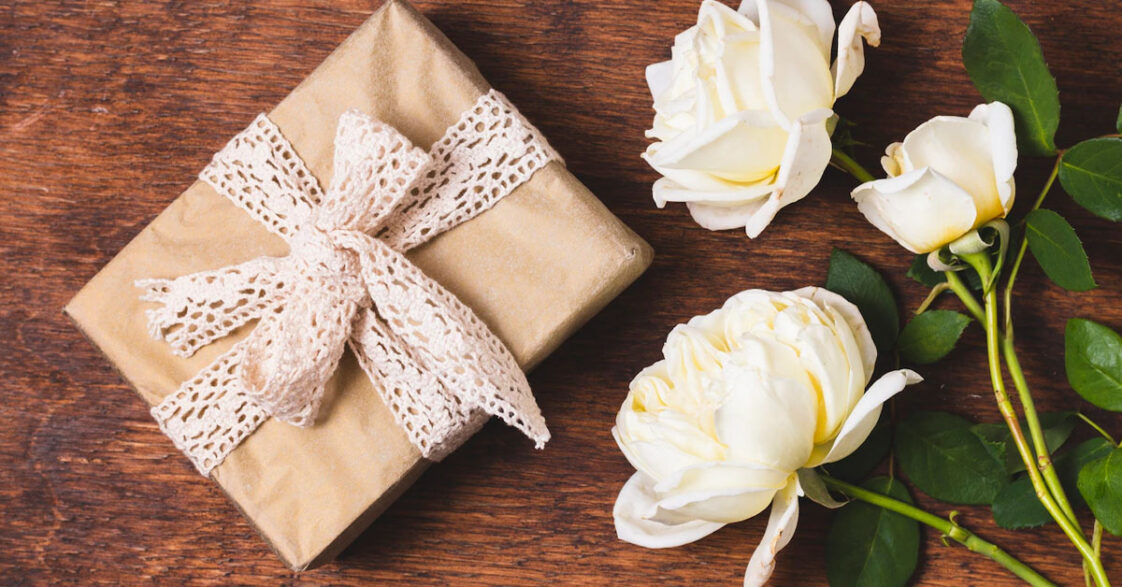 20+ Laudable Gifts That Start With L To Roll Out Love