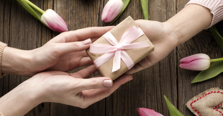 33+ Trendy Gifts That Start With T To Thunderbolt T-Lovers