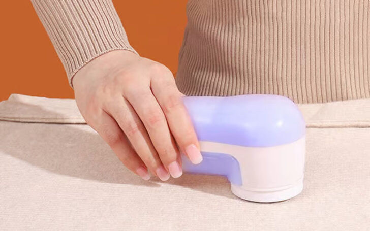 Best Lint Remover For Restoring Clothing & Removing Pet Hair